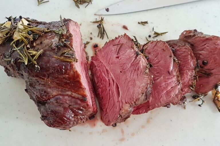 Roastbeef rosa gebraten, im Ganzen gegart - CUISINE4YOU